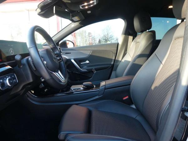 Melns Mercedes-Benz CLA 180 2022 Kauņa, ar dzinēja tilpumu 1.30 L un nobraukumu 47 tūkst. km par 27014 €, foto 9 vietnē AUTOMOTO.COM.LV