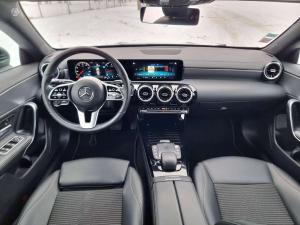 Melns Mercedes-Benz CLA 180 2022 Tauragė, ar dzinēja tilpumu 2.00 L un nobraukumu 290 tūkst. km par 14900 €, foto 16 vietnē AUTOMOTO.COM.LV