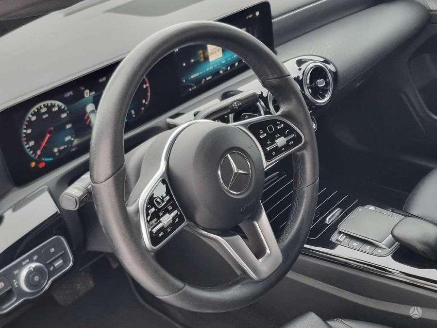 Melns Mercedes-Benz CLA 180 2022 Tauragė, ar dzinēja tilpumu 2.00 L un nobraukumu 290 tūkst. km par 14900 €, foto 18 vietnē AUTOMOTO.COM.LV