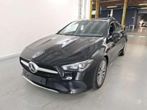 Melns Mercedes-Benz CLA 180 2022 Viļņa, ar dzinēja tilpumu 1.33 L un nobraukumu 48 tūkst. km par 23840 €, foto  vietnē AUTOMOTO.COM.LV
