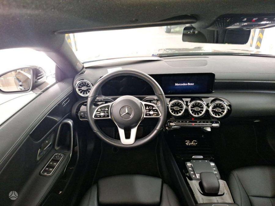 Melns Mercedes-Benz CLA 180 2022 Viļņa, ar dzinēja tilpumu 1.33 L un nobraukumu 48 tūkst. km par 23840 €, foto 8 vietnē AUTOMOTO.COM.LV