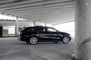 Black Mercedes-Benz CLA 180 2022 in Kaunas, with an engine capacity of 1.95 L and mileage of 101 thousand km for 18400 €, photo 4 on AUTOMOTO.COM.LV