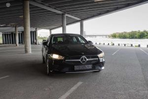 Black Mercedes-Benz CLA 180 2022 in Kaunas, with an engine capacity of 1.95 L and mileage of 101 thousand km for 18400 €, photo 6 on AUTOMOTO.COM.LV