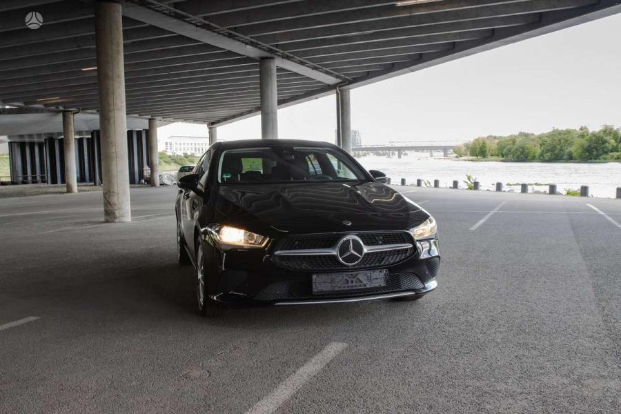 Black Mercedes-Benz CLA 180 2022 in Kaunas, with an engine capacity of 1.95 L and mileage of 101 thousand km for 18400 €, photo 6 on AUTOMOTO.COM.LV