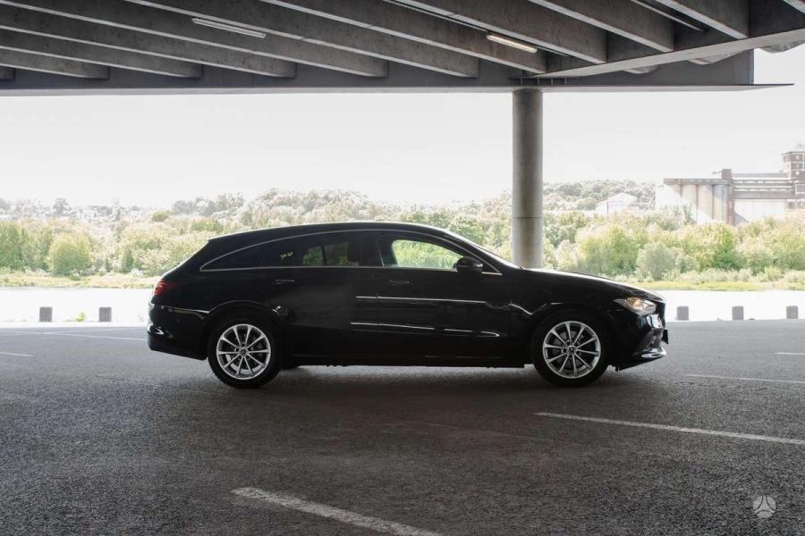 Black Mercedes-Benz CLA 180 2022 in Kaunas, with an engine capacity of 1.95 L and mileage of 101 thousand km for 18400 €, photo 7 on AUTOMOTO.COM.LV
