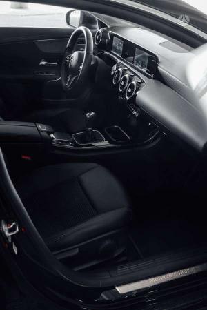 Black Mercedes-Benz CLA 180 2022 in Kaunas, with an engine capacity of 1.95 L and mileage of 101 thousand km for 18400 €, photo 13 on AUTOMOTO.COM.LV