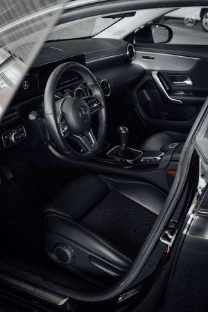 Black Mercedes-Benz CLA 180 2022 in Kaunas, with an engine capacity of 1.95 L and mileage of 101 thousand km for 18400 €, photo 14 on AUTOMOTO.COM.LV
