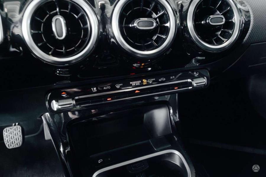 Black Mercedes-Benz CLA 180 2022 in Kaunas, with an engine capacity of 1.95 L and mileage of 101 thousand km for 18400 €, photo 18 on AUTOMOTO.COM.LV