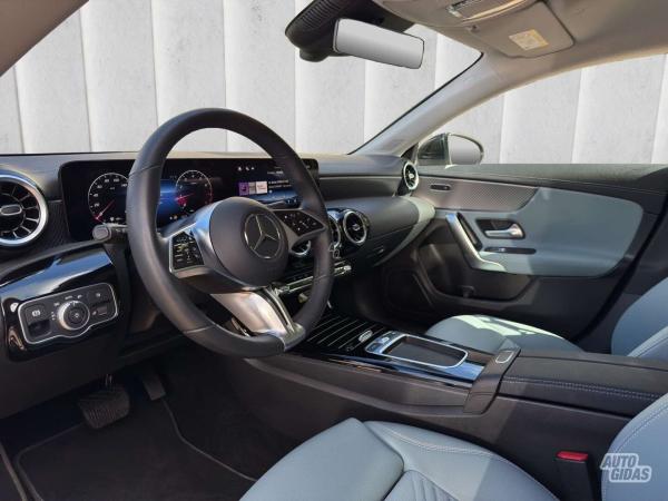 Melns Mercedes-Benz CLA 180 2024 Kauņa, ar dzinēja tilpumu 1.30 L un nobraukumu 30 tūkst. km par 30999 €, foto 9 vietnē AUTOMOTO.COM.LV
