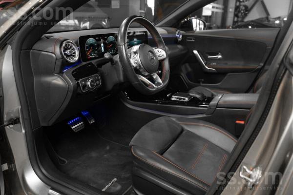 Brown Mercedes-Benz CLA 180 2019 in Riga, with an engine capacity of 1.40 L and mileage of 93 thousand km for 26900 €, photo 9 on AUTOMOTO.COM.LV