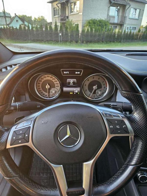 Grey Mercedes-Benz CLA 180 2014 in Kazlu Ruda, with an engine capacity of 0.00 L and mileage of 107 thousand km for 16000 €, photo 8 on AUTOMOTO.COM.LV
