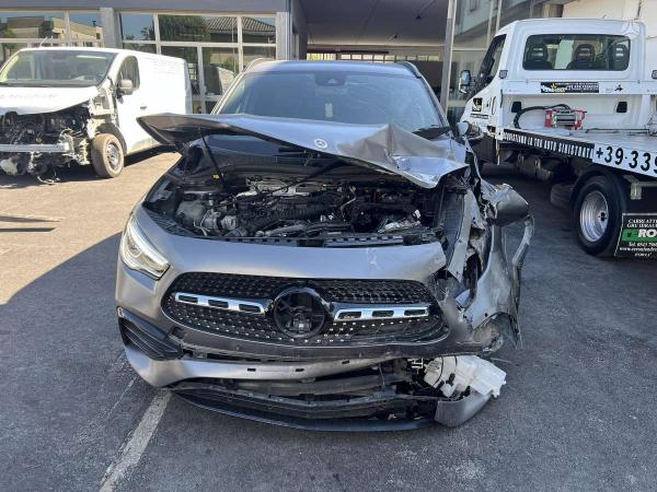 Pelēks Mercedes-Benz CLA 180 2022 Panevēža, ar dzinēja tilpumu 2.00 L un nobraukumu 83 tūkst. km par 15300 €, foto 1 vietnē AUTOMOTO.COM.LV