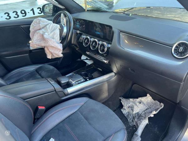 Pelēks Mercedes-Benz CLA 180 2022 Panevēža, ar dzinēja tilpumu 2.00 L un nobraukumu 83 tūkst. km par 15300 €, foto 8 vietnē AUTOMOTO.COM.LV