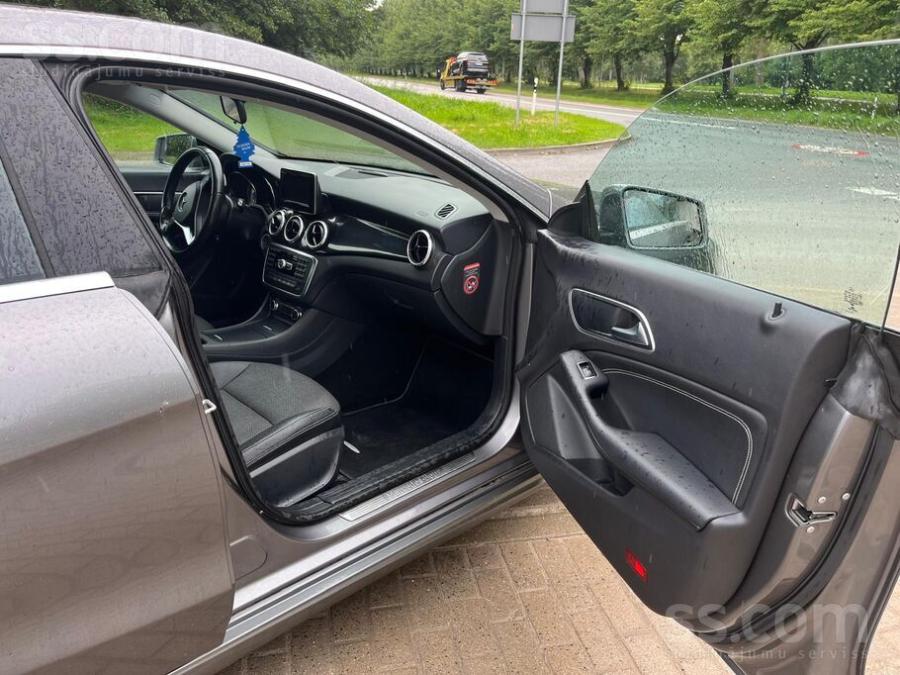 Pelēks Mercedes-Benz CLA 180 2014 Liepāja, ar dzinēja tilpumu 1.40 L un nobraukumu 282 tūkst. km par 9000 €, foto 9 vietnē AUTOMOTO.COM.LV