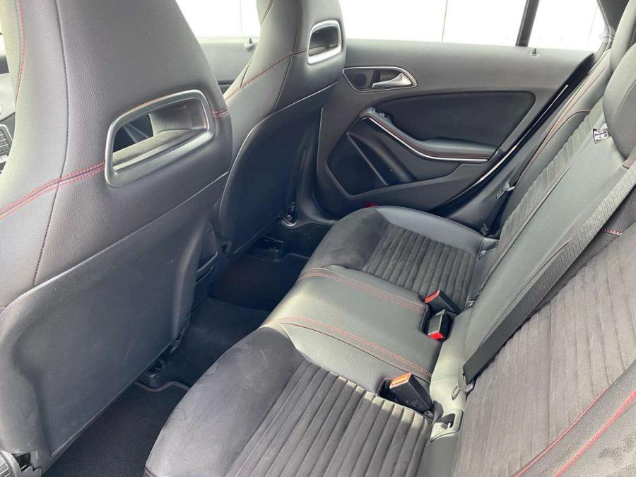 Pelēks Mercedes-Benz CLA 180 2018 Raseiniai, ar dzinēja tilpumu 1.46 L un nobraukumu 215 tūkst. km par 10900 €, foto 26 vietnē AUTOMOTO.COM.LV