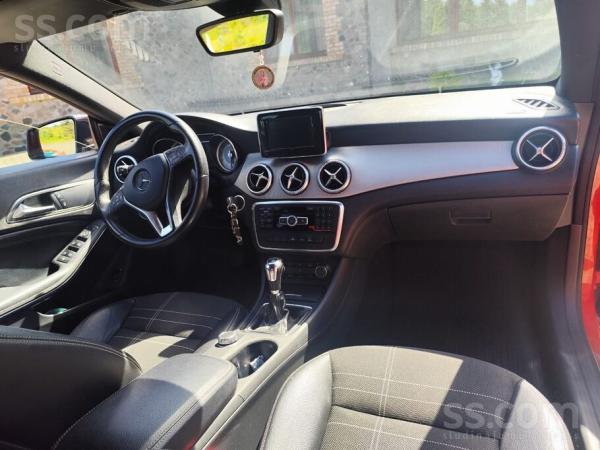 Sarkans Mercedes-Benz CLA 180 2014 Cēsis, ar dzinēja tilpumu 1.80 L un nobraukumu 111 tūkst. km par 12000 €, foto 4 vietnē AUTOMOTO.COM.LV