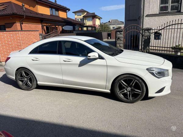 Mercedes-Benz CLA 180 2016 KauÅa vietnÄ Balts Mercedes-Benz CLA 180 2016 KauÅa, ar dzinÄja tilpumu 1.60 L un nobraukumu 209 tÅ«kst. km par 11500 ā¬, foto 5 vietnÄ AUTOMOTO.COM.LV