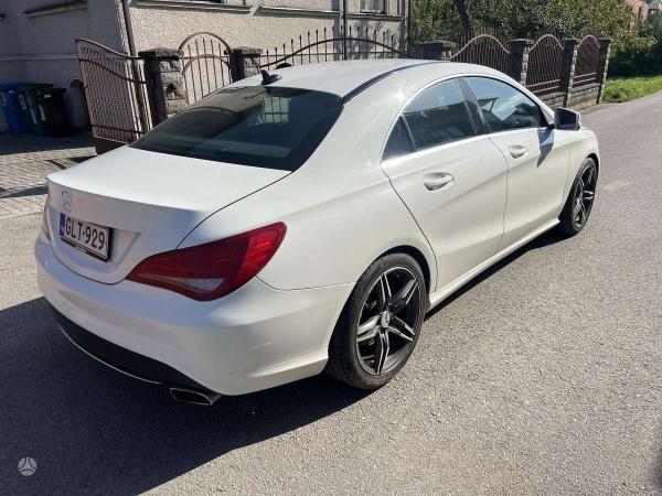 Mercedes-Benz CLA 180 2016 KauÅa vietnÄ Balts Mercedes-Benz CLA 180 2016 KauÅa, ar dzinÄja tilpumu 1.60 L un nobraukumu 209 tÅ«kst. km par 11500 ā¬, foto 6 vietnÄ AUTOMOTO.COM.LV
