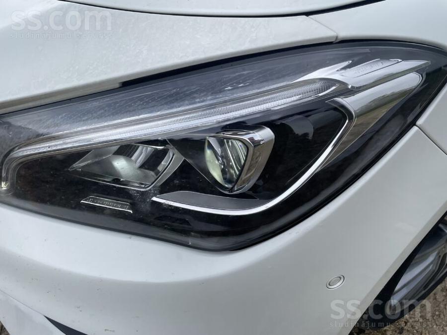 White Mercedes-Benz CLA 180 2017 in Jurmala, with an engine capacity of 1.50 L and mileage of 189 thousand km for 13700 €, photo 13 on AUTOMOTO.COM.LV