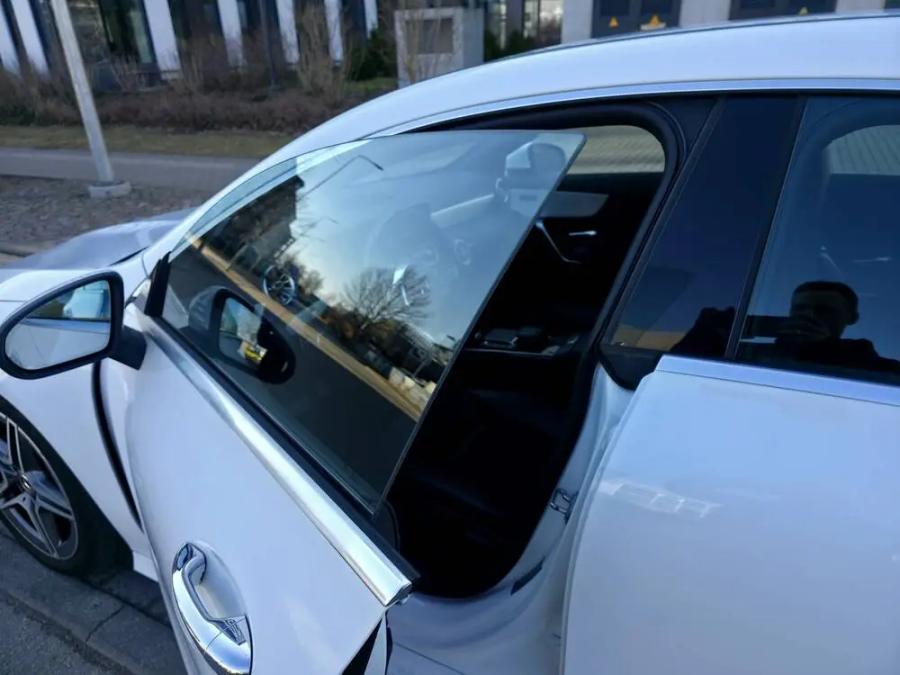 White Mercedes-Benz CLA 180 2020 in Riga, with an engine capacity of 1.40 L and mileage of 201 thousand km for 16490 €, photo 39 on AUTOMOTO.COM.LV