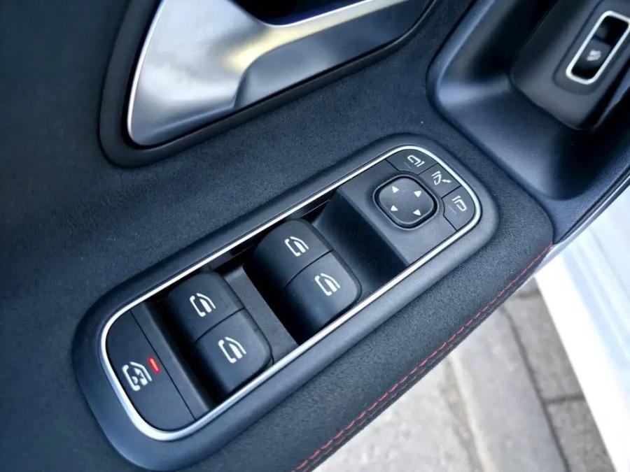 White Mercedes-Benz CLA 180 2020 in Riga, with an engine capacity of 1.40 L and mileage of 201 thousand km for 16490 €, photo 47 on AUTOMOTO.COM.LV