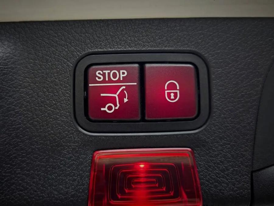 White Mercedes-Benz CLA 180 2020 in Riga, with an engine capacity of 1.40 L and mileage of 201 thousand km for 16490 €, photo 53 on AUTOMOTO.COM.LV