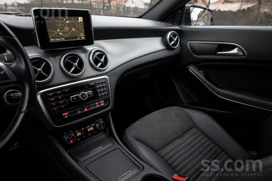 Melns Mercedes-Benz CLA 200 2013 Jelgava, ar dzinēja tilpumu 1.60 L un nobraukumu 220 tūkst. km par 13900 €, foto 12 vietnē AUTOMOTO.COM.LV