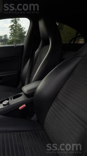 Melns Mercedes-Benz CLA 200 2013 Rīga, ar dzinēja tilpumu 1.60 L un nobraukumu 220 tūkst. km par 11900 €, foto 7 vietnē AUTOMOTO.COM.LV