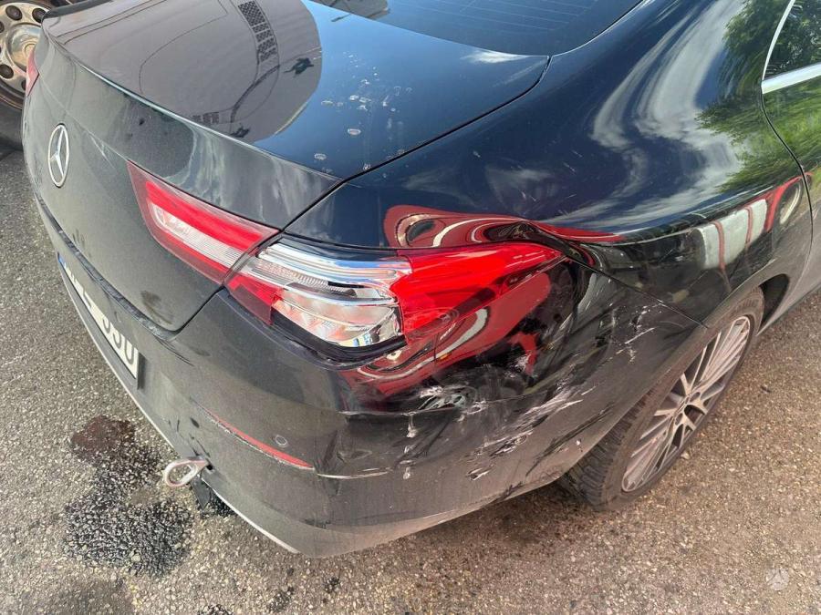 Black Mercedes-Benz CLA 200 2019 in Kaunas, with an engine capacity of 2.00 L and mileage of 142 thousand km for 12900 €, photo 1 on AUTOMOTO.COM.LV