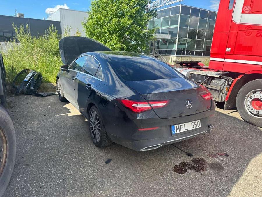 Black Mercedes-Benz CLA 200 2019 in Kaunas, with an engine capacity of 2.00 L and mileage of 142 thousand km for 12900 €, photo 3 on AUTOMOTO.COM.LV