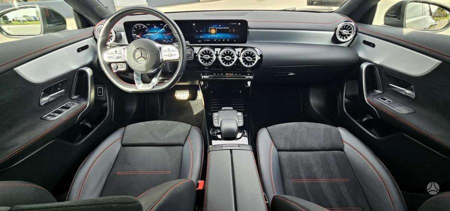 Black Mercedes-Benz CLA 200 2021 in Klaipeda, with an engine capacity of 1.33 L and mileage of 42 thousand km for 27500 €, photo 20 on AUTOMOTO.COM.LV