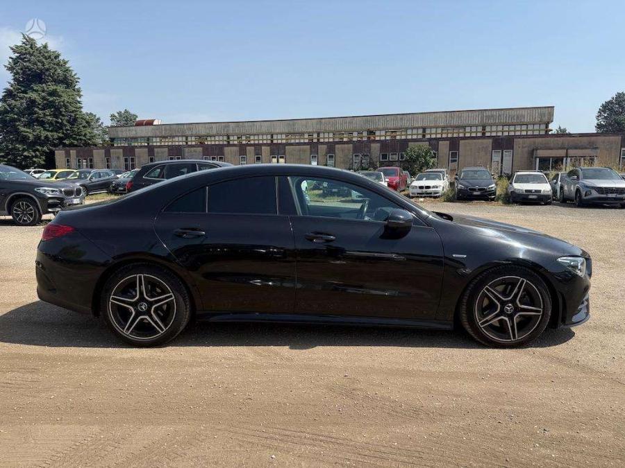Melns Mercedes-Benz CLA 200 2021 Šauļi, ar dzinēja tilpumu 1.95 L un nobraukumu 220 tūkst. km par 17800 €, foto 5 vietnē AUTOMOTO.COM.LV