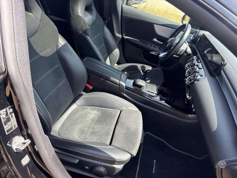 Melns Mercedes-Benz CLA 200 2021 Šauļi, ar dzinēja tilpumu 1.95 L un nobraukumu 220 tūkst. km par 17800 €, foto 12 vietnē AUTOMOTO.COM.LV