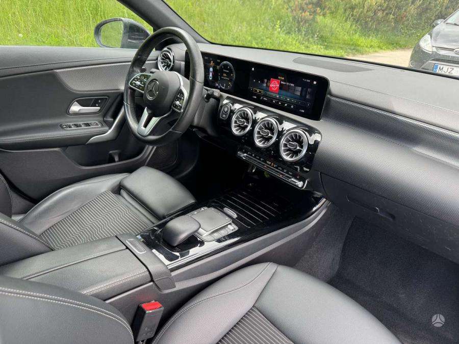 Melns Mercedes-Benz CLA 200 2022 Viļņa, ar dzinēja tilpumu 2.00 L un nobraukumu 205 tūkst. km par 18700 €, foto 27 vietnē AUTOMOTO.COM.LV