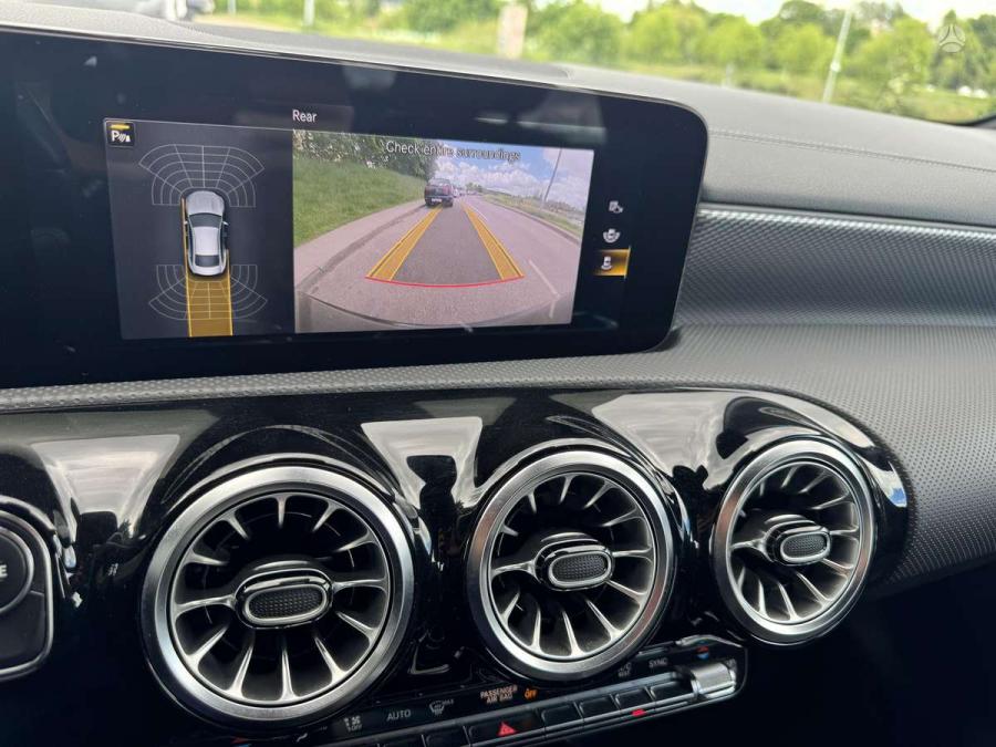 Melns Mercedes-Benz CLA 200 2022 Viļņa, ar dzinēja tilpumu 2.00 L un nobraukumu 205 tūkst. km par 18700 €, foto 31 vietnē AUTOMOTO.COM.LV