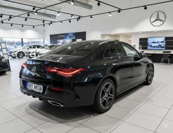 Melns Mercedes-Benz CLA 200 2024 Tallina, ar dzinēja tilpumu 1.33 L un nobraukumu 14 tūkst. km par 34900 €, foto 3 vietnē AUTOMOTO.COM.LV