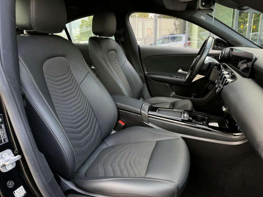 Melns Mercedes-Benz CLA 200 2024 Kauņa, ar dzinēja tilpumu 1.33 L un nobraukumu 204 tūkst. km par 21900 €, foto 14 vietnē AUTOMOTO.COM.LV