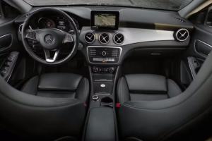 Black Mercedes-Benz CLA 200 2017 in Jelgava, with an engine capacity of 2.10 L and mileage of 219 thousand km for 16000 €, photo 10 on AUTOMOTO.COM.LV