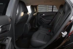 Black Mercedes-Benz CLA 200 2017 in Jelgava, with an engine capacity of 2.10 L and mileage of 219 thousand km for 16000 €, photo 12 on AUTOMOTO.COM.LV