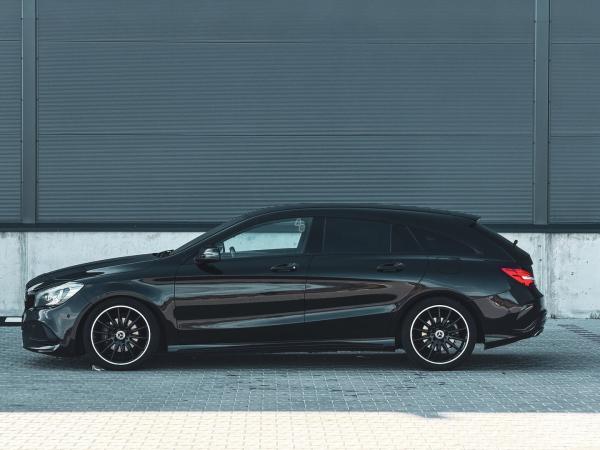 Black Mercedes-Benz CLA 200 2019 in Siauliai, with an engine capacity of 2.10 L and mileage of 264 thousand km for 12999 €, photo 4 on AUTOMOTO.COM.LV
