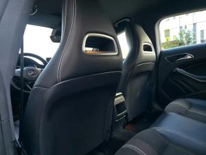 Melns Mercedes-Benz CLA 200 2019 Rīga, ar dzinēja tilpumu 2.10 L un nobraukumu 196 tūkst. km par 12790 €, foto 21 vietnē AUTOMOTO.COM.LV