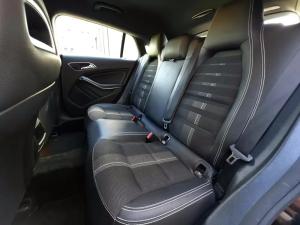 Melns Mercedes-Benz CLA 200 2019 Rīga, ar dzinēja tilpumu 2.10 L un nobraukumu 196 tūkst. km par 12790 €, foto 38 vietnē AUTOMOTO.COM.LV
