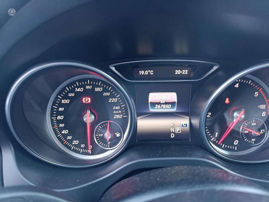 Black Mercedes-Benz CLA 200 2019 in Vilnius, with an engine capacity of 2.14 L and mileage of 268 thousand km for 13599 €, photo 16 on AUTOMOTO.COM.LV