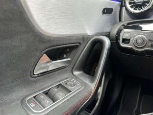 Black Mercedes-Benz CLA 200 2020 in Vilnius, with an engine capacity of 1.95 L and mileage of 228 thousand km for 19500 €, photo 37 on AUTOMOTO.COM.LV