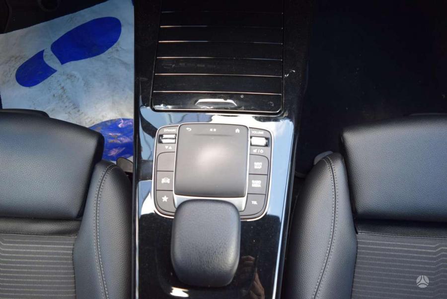 Melns Mercedes-Benz CLA 200 2020 Viļņa, ar dzinēja tilpumu 1.95 L un nobraukumu 227 tūkst. km par 21300 €, foto 15 vietnē AUTOMOTO.COM.LV