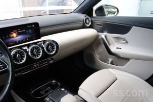 Melns Mercedes-Benz CLA 200 2020 Rīga, ar dzinēja tilpumu 1.30 L un nobraukumu 99 tūkst. km par 21000 €, foto 13 vietnē AUTOMOTO.COM.LV