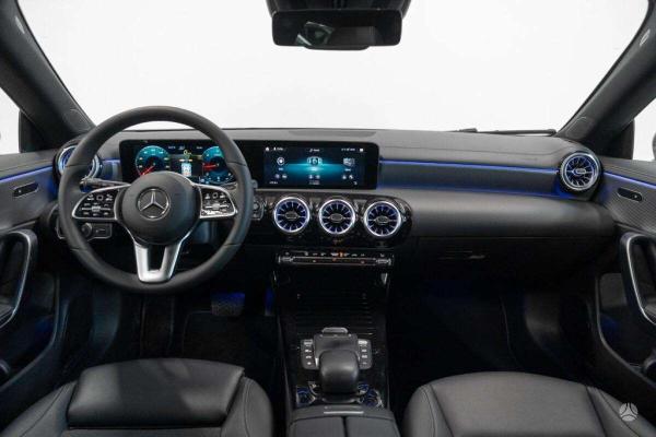Black Mercedes-Benz CLA 200 2023 in Vilnius, with an engine capacity of 2.00 L and mileage of 162 thousand km for 21800 €, photo 8 on AUTOMOTO.COM.LV