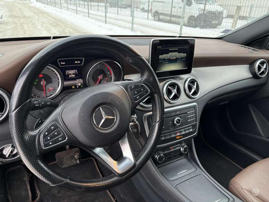 Brown Mercedes-Benz CLA 200 2015 in Taurage, with an engine capacity of 2.14 L and mileage of 230 thousand km for 7300 €, photo 11 on AUTOMOTO.COM.LV