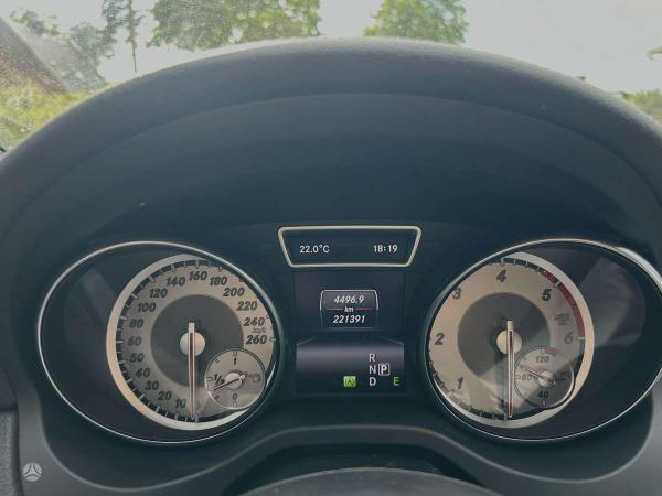 Brūns Mercedes-Benz CLA 200 2015 Viļņa, ar dzinēja tilpumu 2.14 L un nobraukumu 221 tūkst. km par 10500 €, foto 7 vietnē AUTOMOTO.COM.LV