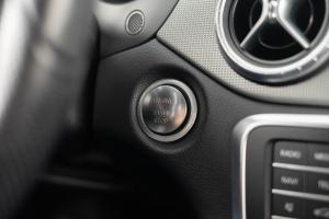 Brūns Mercedes-Benz CLA 200 2018 Rīga, ar dzinēja tilpumu 2.20 L un nobraukumu 192 tūkst. km par 12990 €, foto 24 vietnē AUTOMOTO.COM.LV